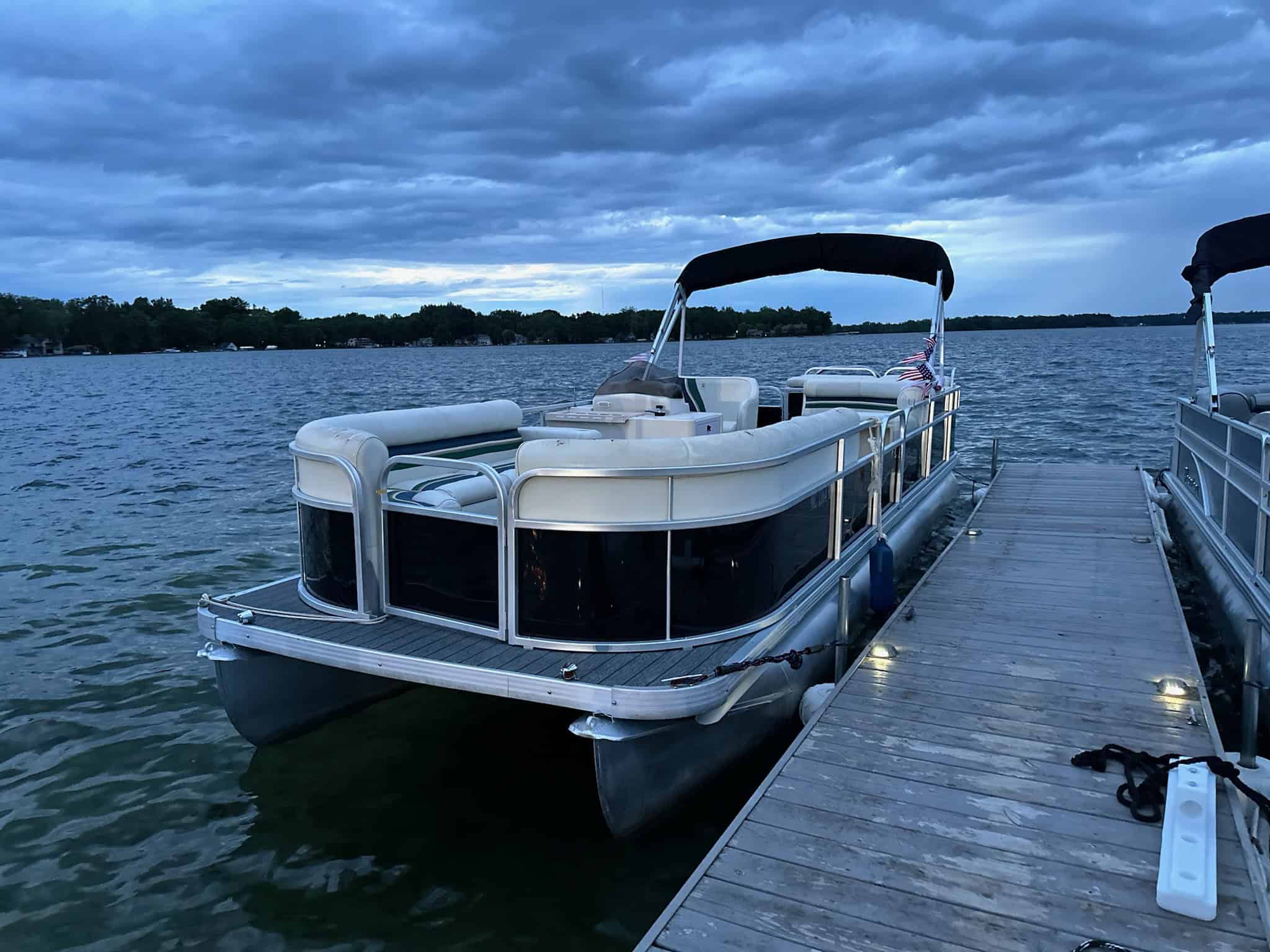 Sanpan | Gun Lake Rent A Pontoon